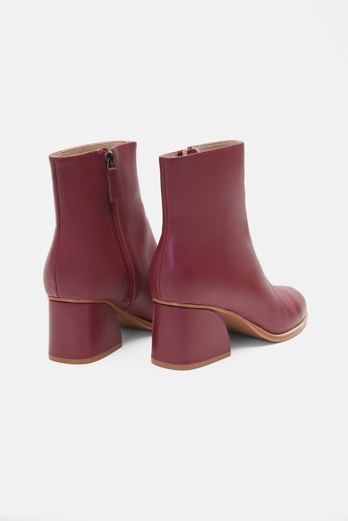 Curve Boot Beetroot – Gorman